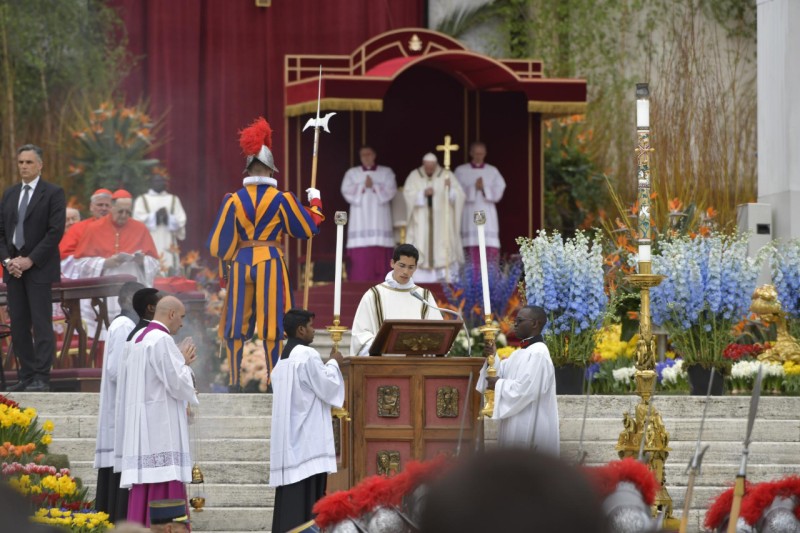 Easter Sunday - Holy Mass of the day - Activities of the Holy Father ...
