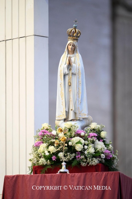 Prayer Vigil and Rosary for Peace presided over by the Holy Father ...
